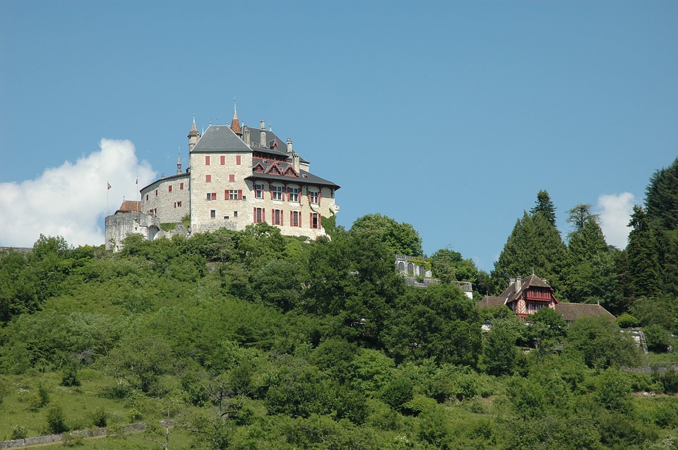 Castillo de Menthon San Bernardo