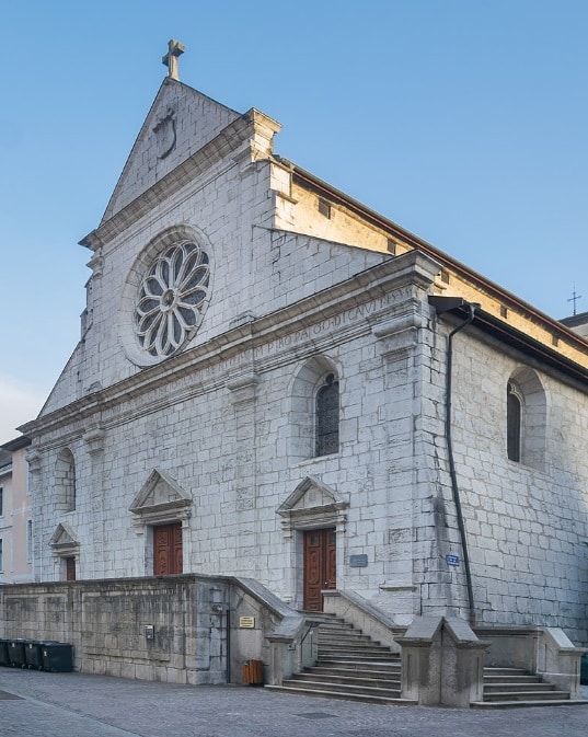 Saint Peter's Cathedral with its gothic inspiration