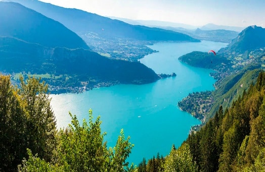 Pässe, Berge und Gletscher in der Nähe von Annecy in Haute-Savoie