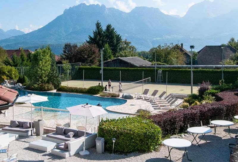 Cheap hotels in Annecy, around and by the lake