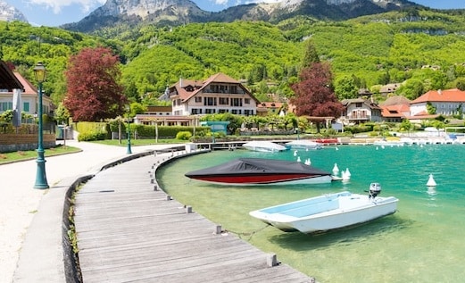 Hotels in Annecy, around and by the lake