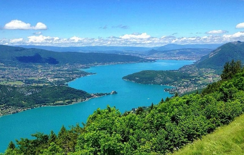 The Forclaz pass above Lake Annecy, in Haute-Savoie