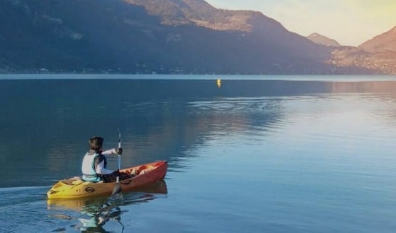 Annecy: descubra el piragüismo y el kayak en el lago