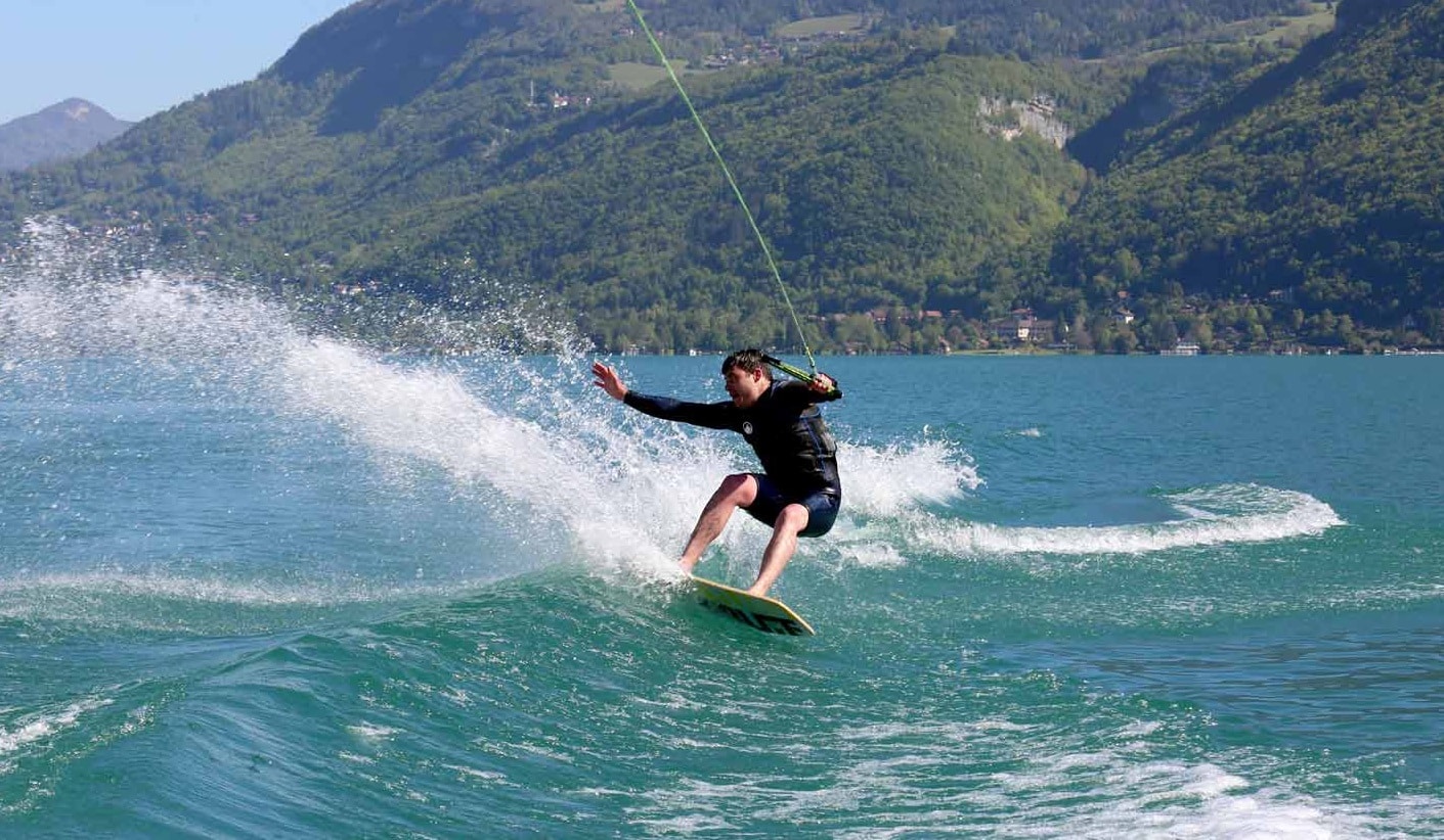 Descubra el lago de Annecy con los packs deportivos: parapente, paddle ...