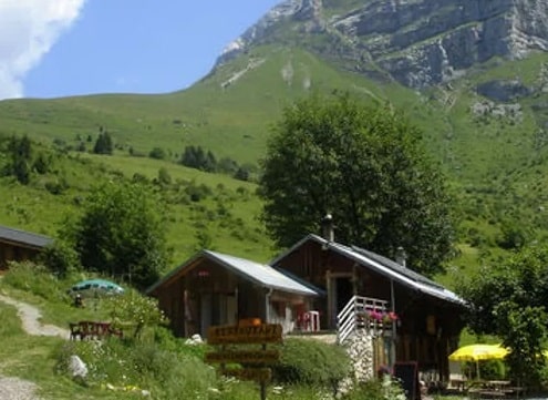Bluffy, een dorp in het Aravis-gebergte in de Haute-Savoie